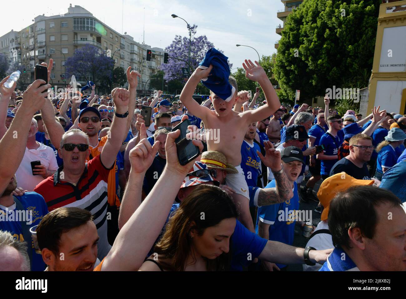 Glasgow rangers fans hi-res stock photography and images - Alamy