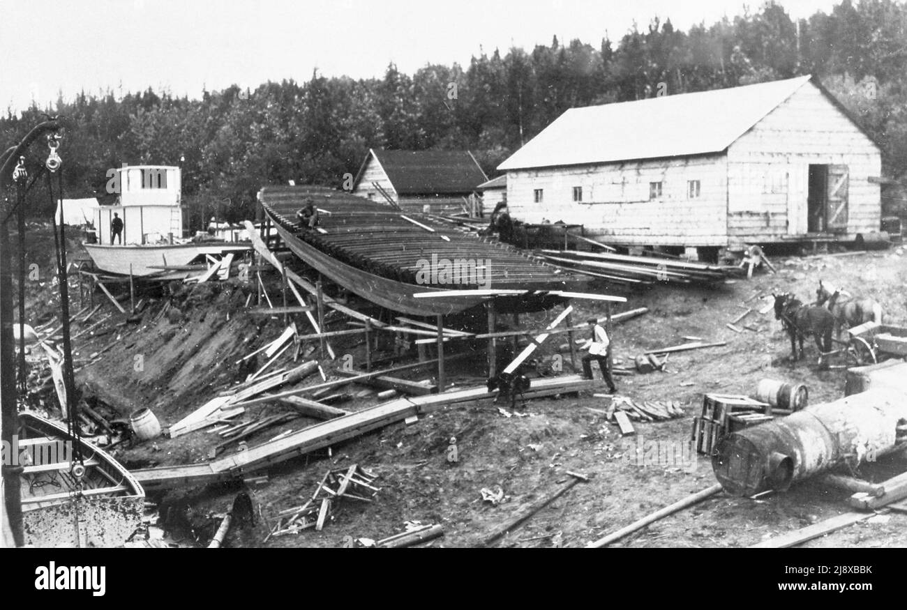 Northwest territories boat building hi-res stock photography and images ...