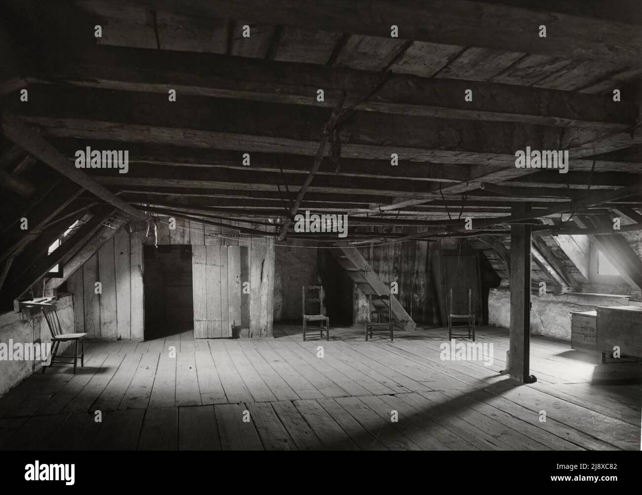1910s empty attic hi-res stock photography and images - Alamy