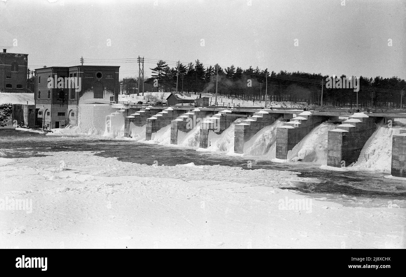 Hydroelectric dam and generating buildings in winter Stock Photo - Alamy