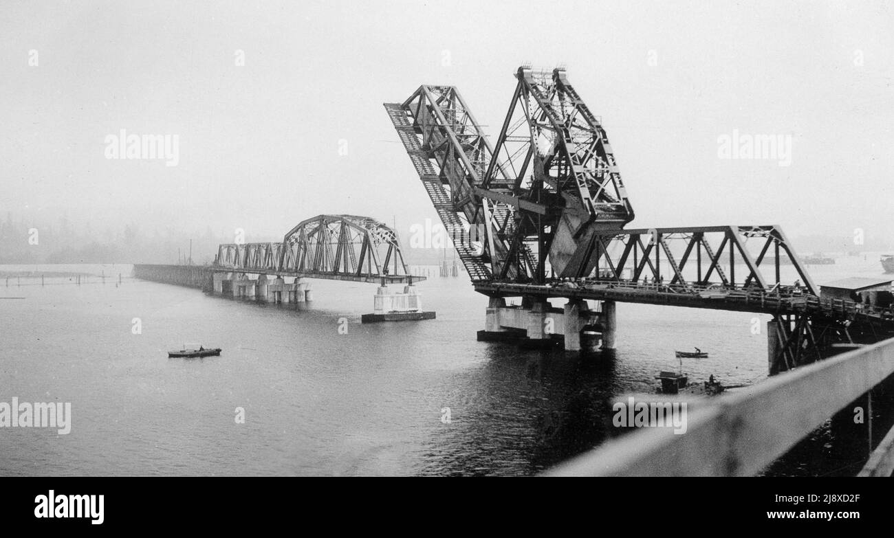 Raised bascule span hi-res stock photography and images - Alamy