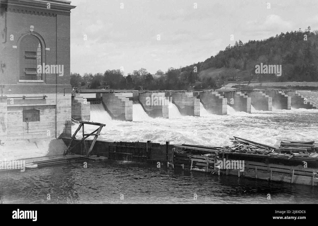 Hydro dam seen from side of station ca. 1915 Stock Photo - Alamy