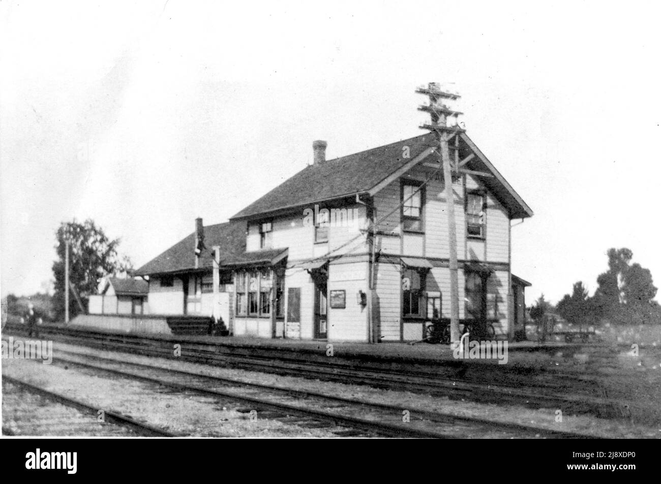 Ivanhoe station hi-res stock photography and images - Alamy