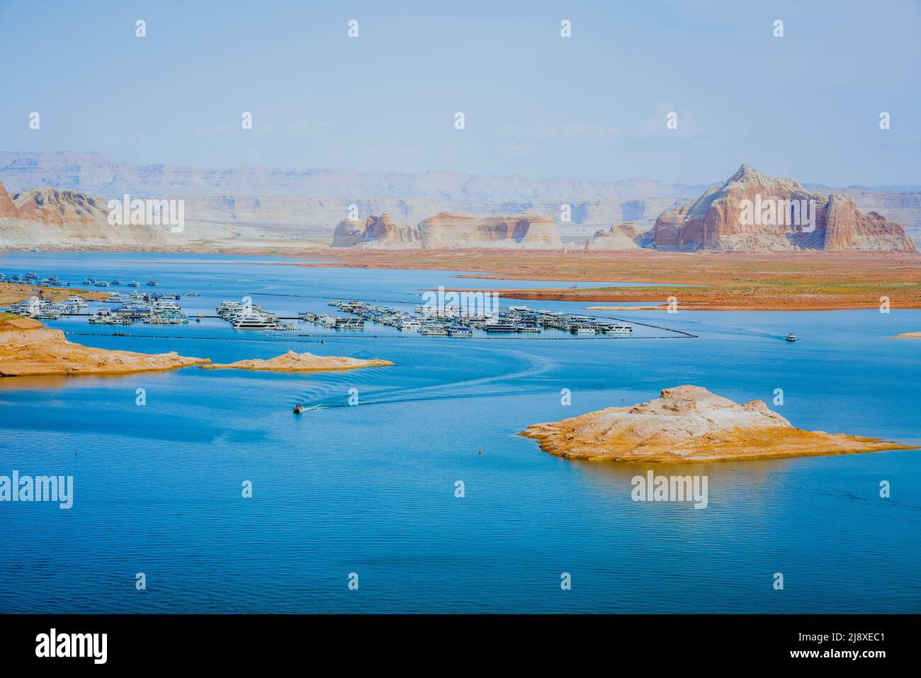 Houseboat moored red rock hi-res stock photography and images - Alamy