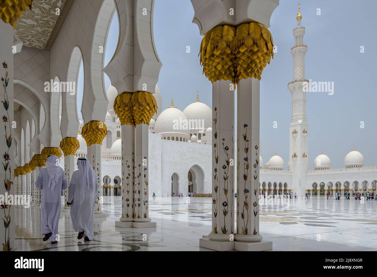 Architectural detail of the Sheikh Zayed Grand Mosque in Abu Dhabi ...