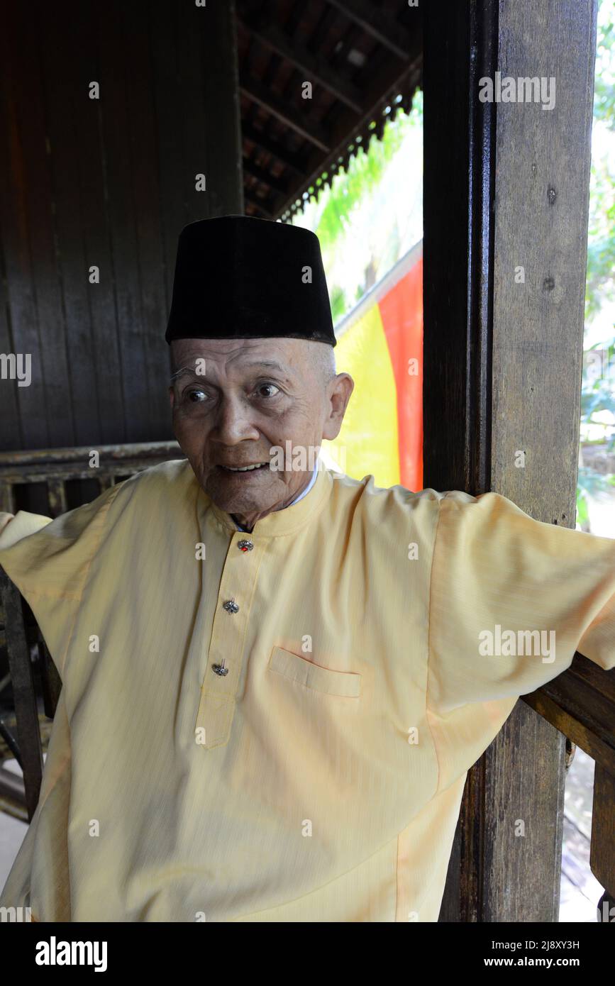 Traditional malay village hi-res stock photography and images - Alamy