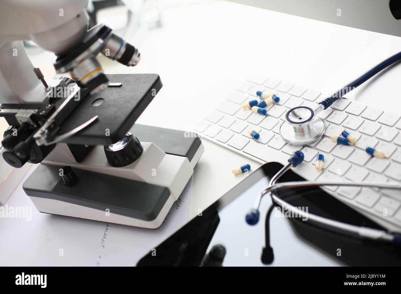 Untidy office desk hi-res stock photography and images - Alamy