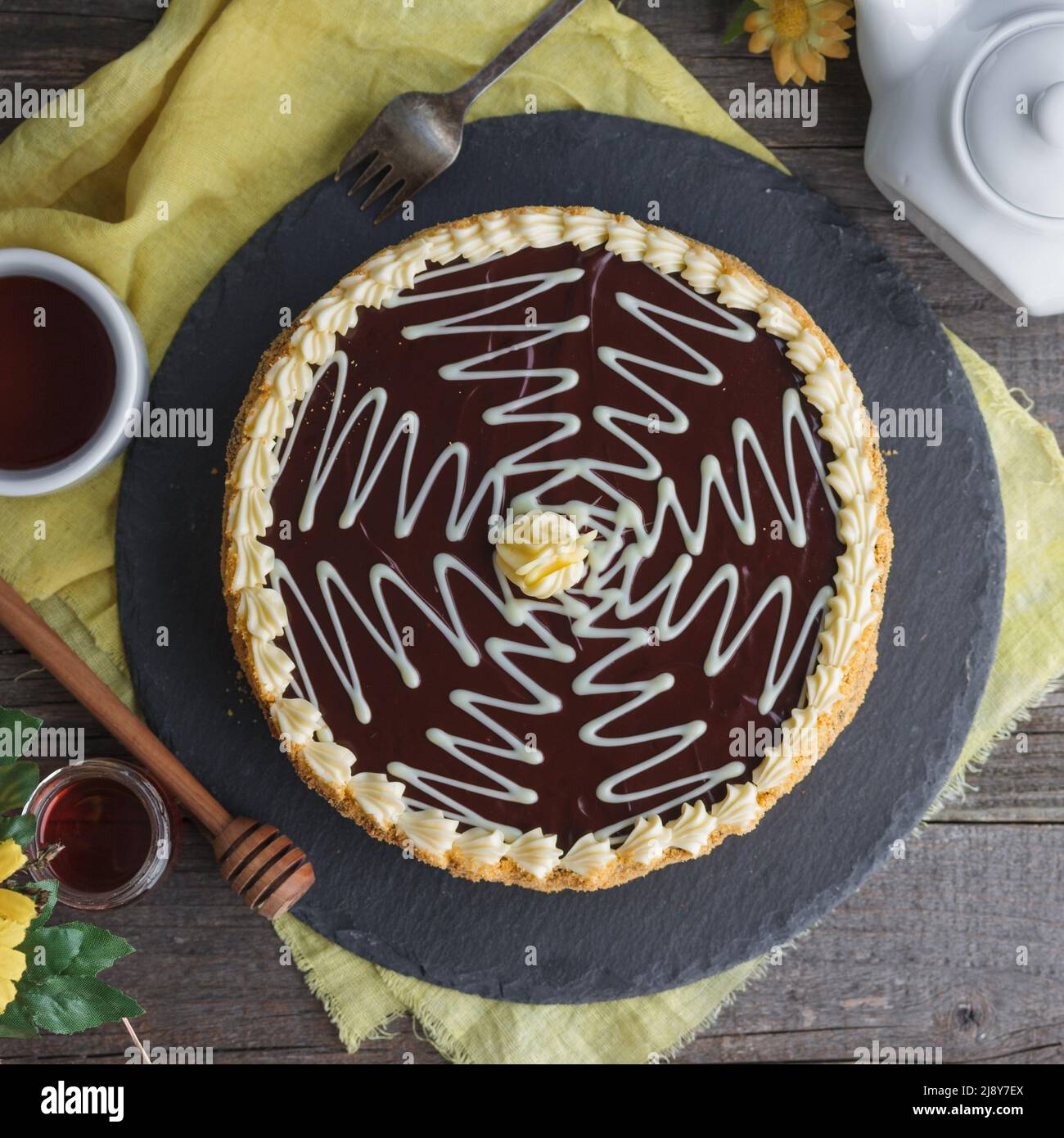 The whole cake top view Stock Photo - Alamy
