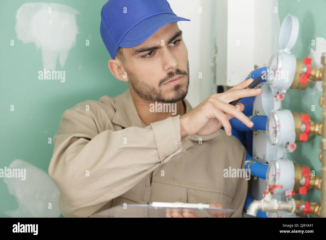 Gas meter engineer hi-res stock photography and images - Alamy