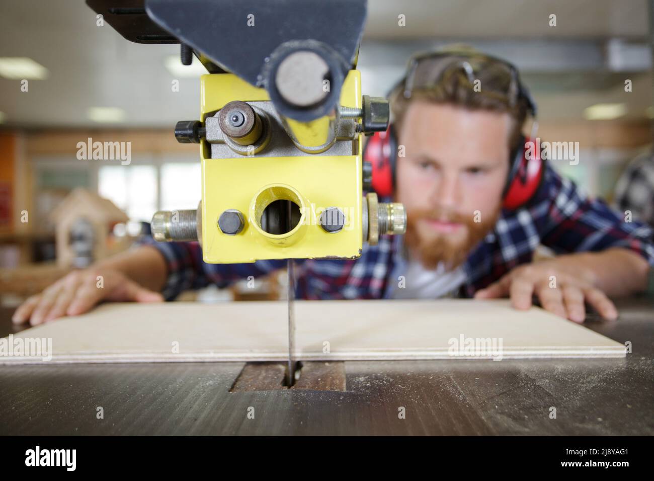 Man woodworker lathe hi-res stock photography and images - Alamy
