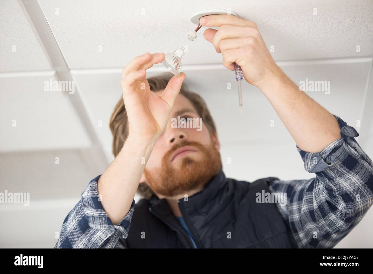 Changing bulbs hi-res stock photography and images - Alamy