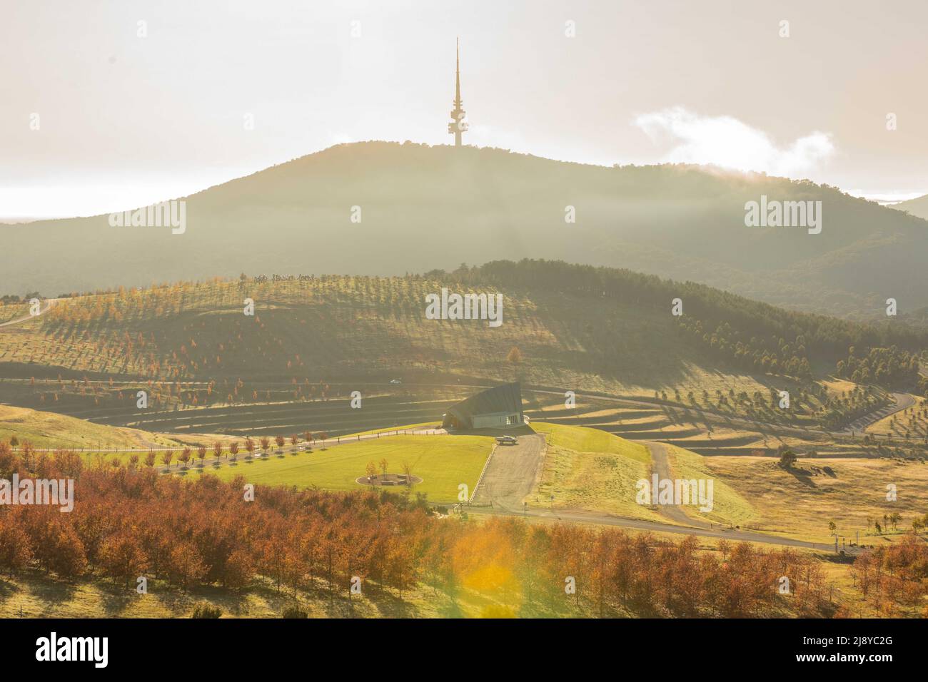 Canberra. 19th May, 2022. Photo taken on May 19, 2022 shows the autumn ...