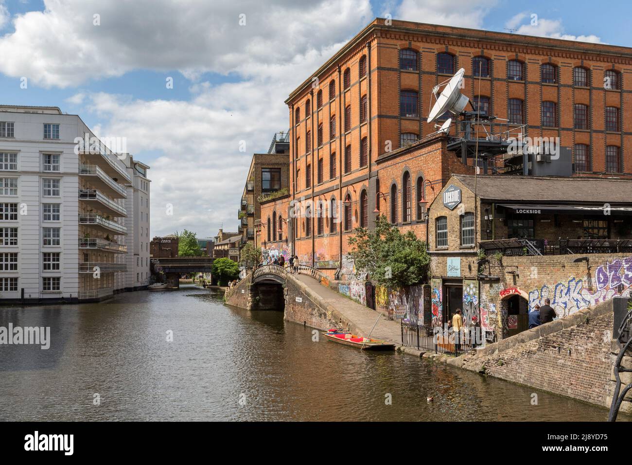 Red brick industrial building hi-res stock photography and images - Alamy