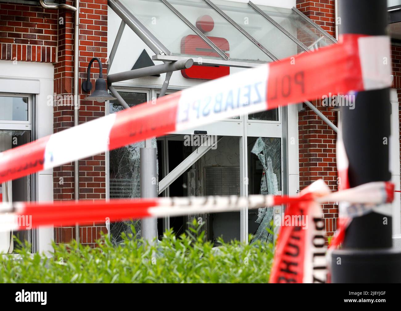 Castrop Rauxel, Germany. 19th May, 2022. A savings bank branch was ...