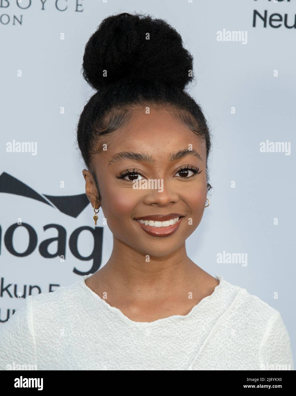 Skai jackson and cameron boyce hi-res stock photography and images - Alamy