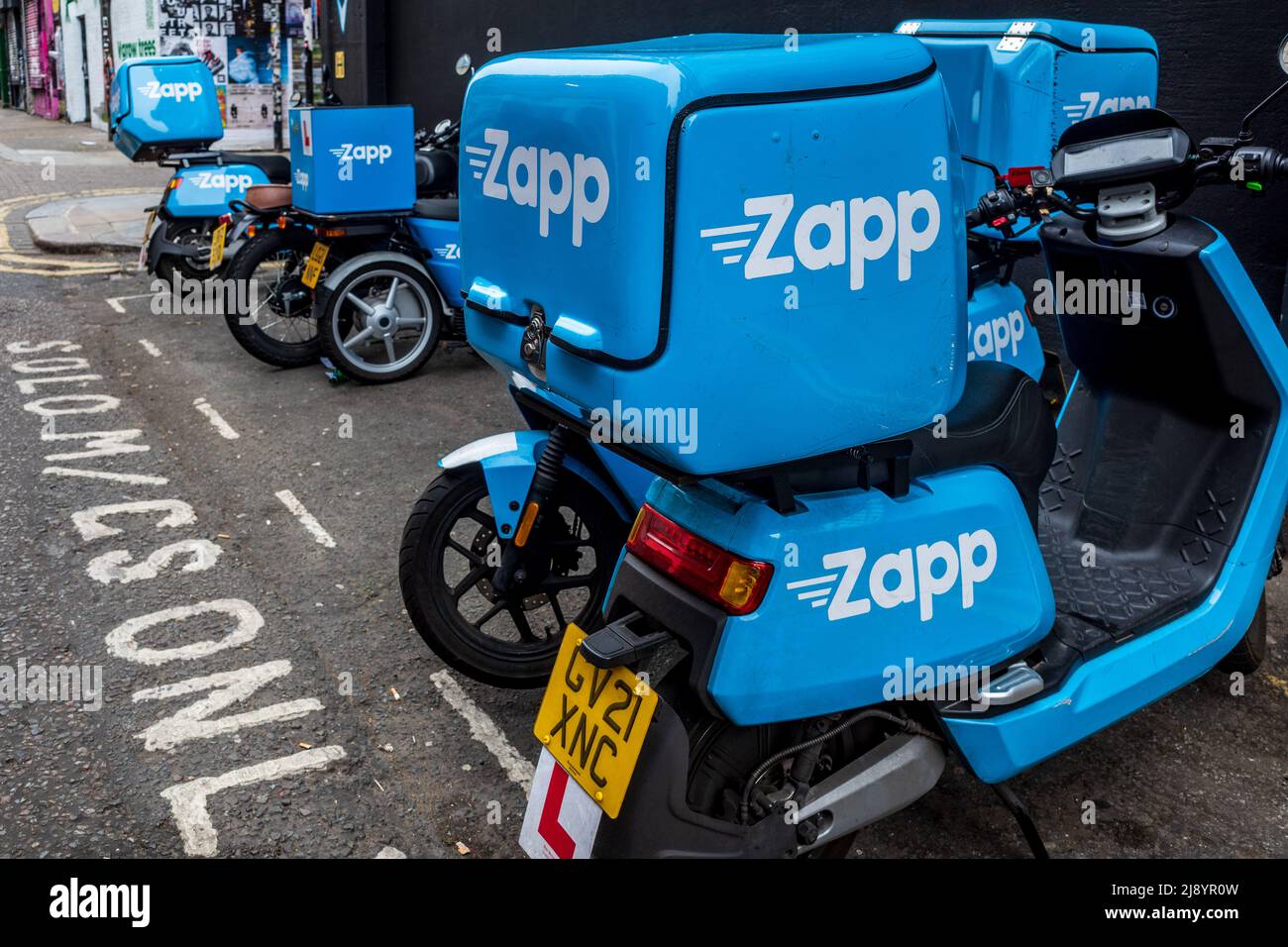 Zapp delivery bikes hi-res stock photography and images - Alamy