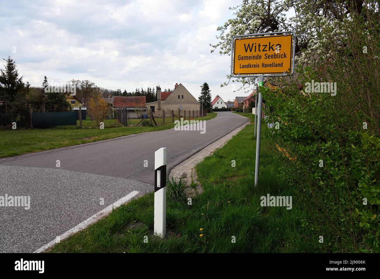 PRODUCTION - 27 April 2022, Brandenburg, Seeblick/Ot Witzke: The ...