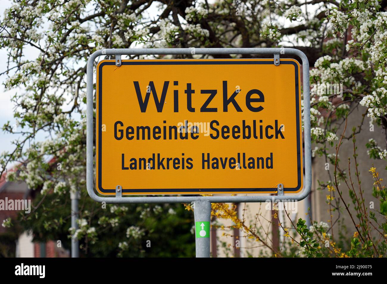 PRODUCTION - 27 April 2022, Brandenburg, Seeblick/Ot Witzke: The ...