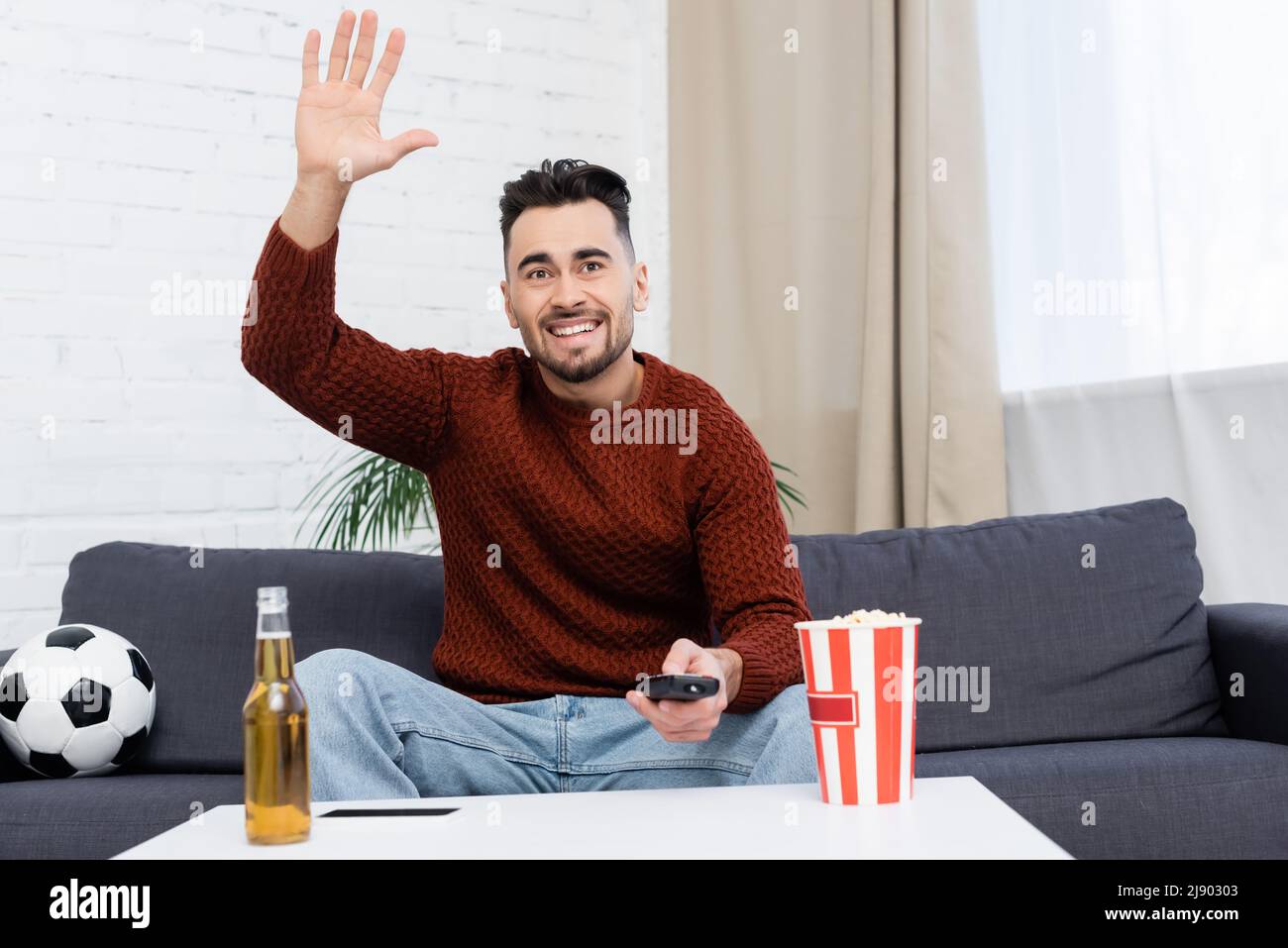 Hand smartphone fan hi-res stock photography and images - Alamy