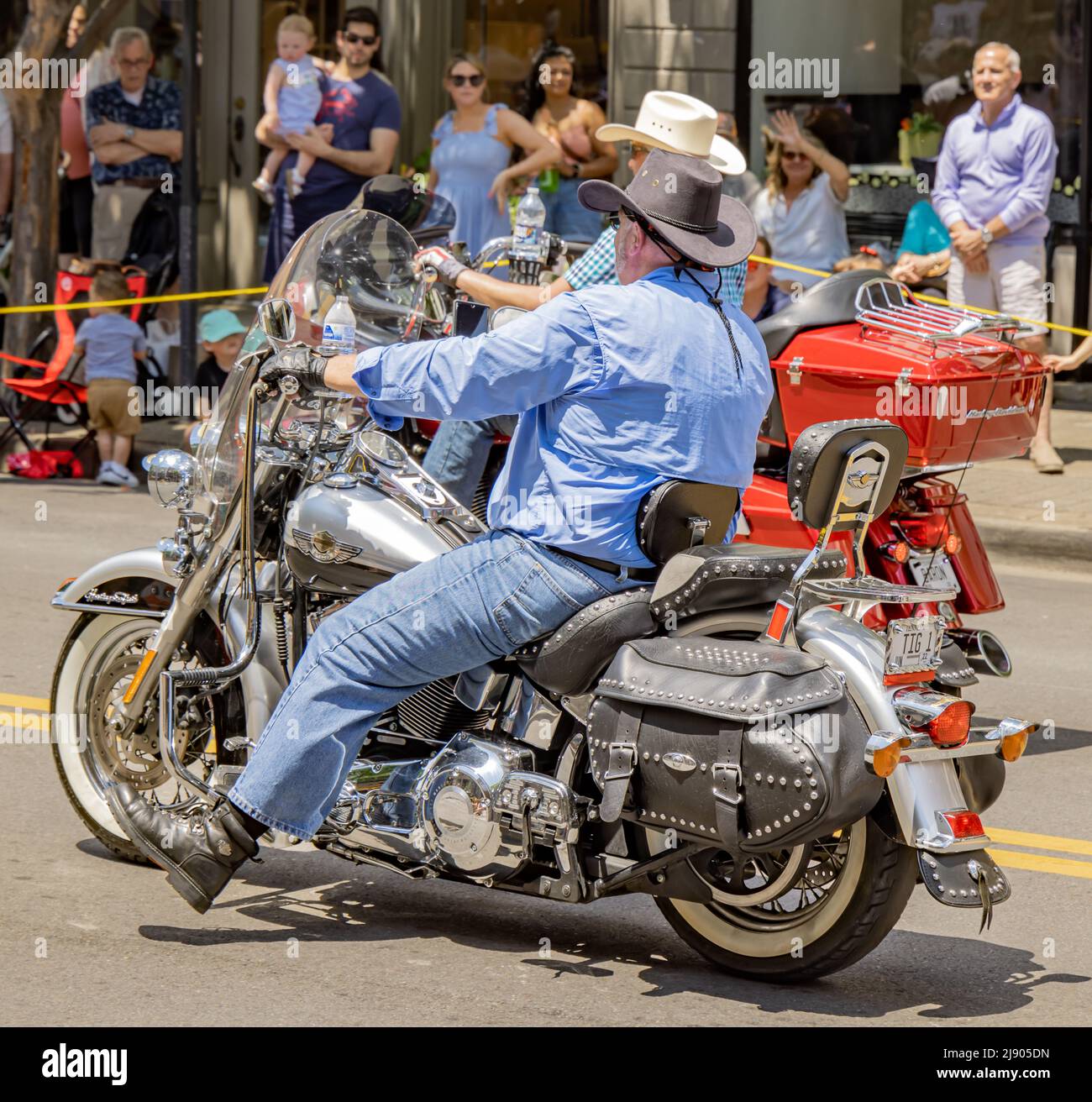 Riding motorcycles hi-res stock photography and images - Alamy