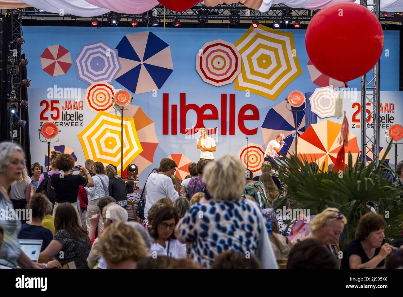 2022-05-19 12:53:24 VIJFHUIZEN - Visitors during the 25th edition of ...
