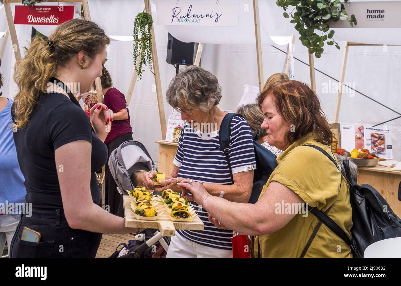 2022-05-19 12:39:37 VIJFHUIZEN - Visitors during the 25th edition of ...