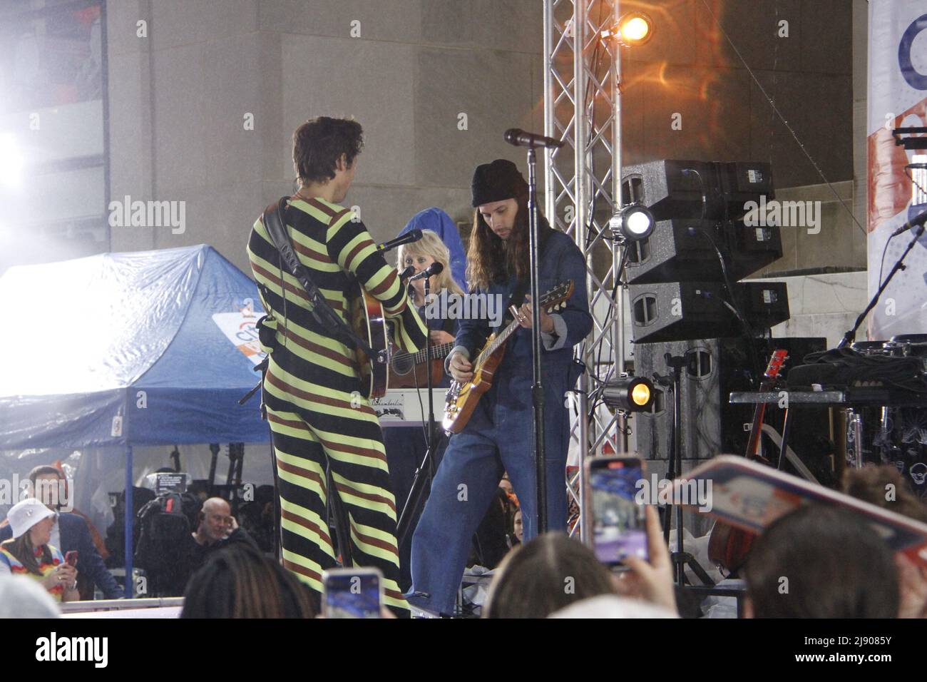 Harry styles concert 021 hi-res stock photography and images - Alamy