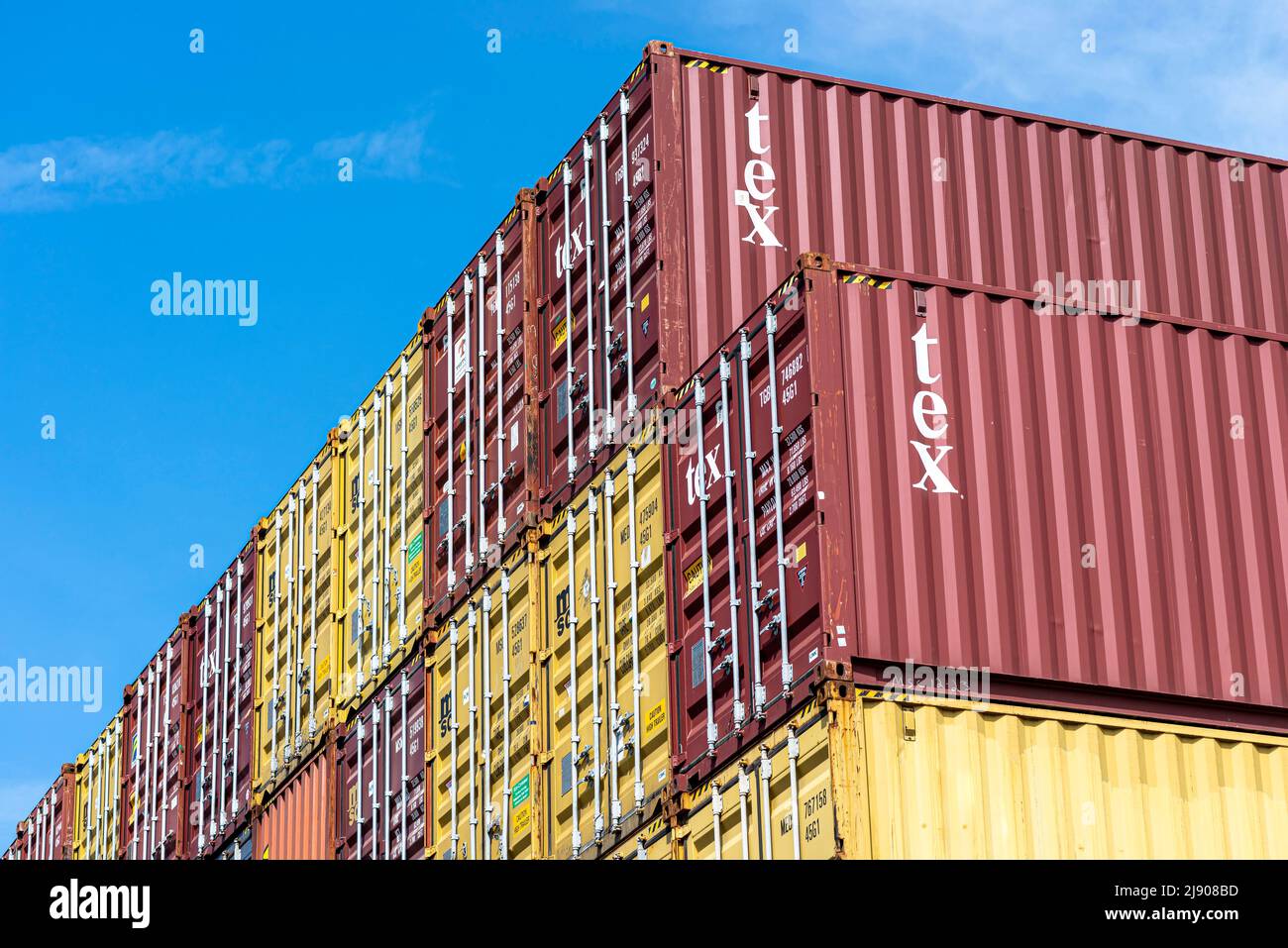 Loading yard hi-res stock photography and images - Alamy