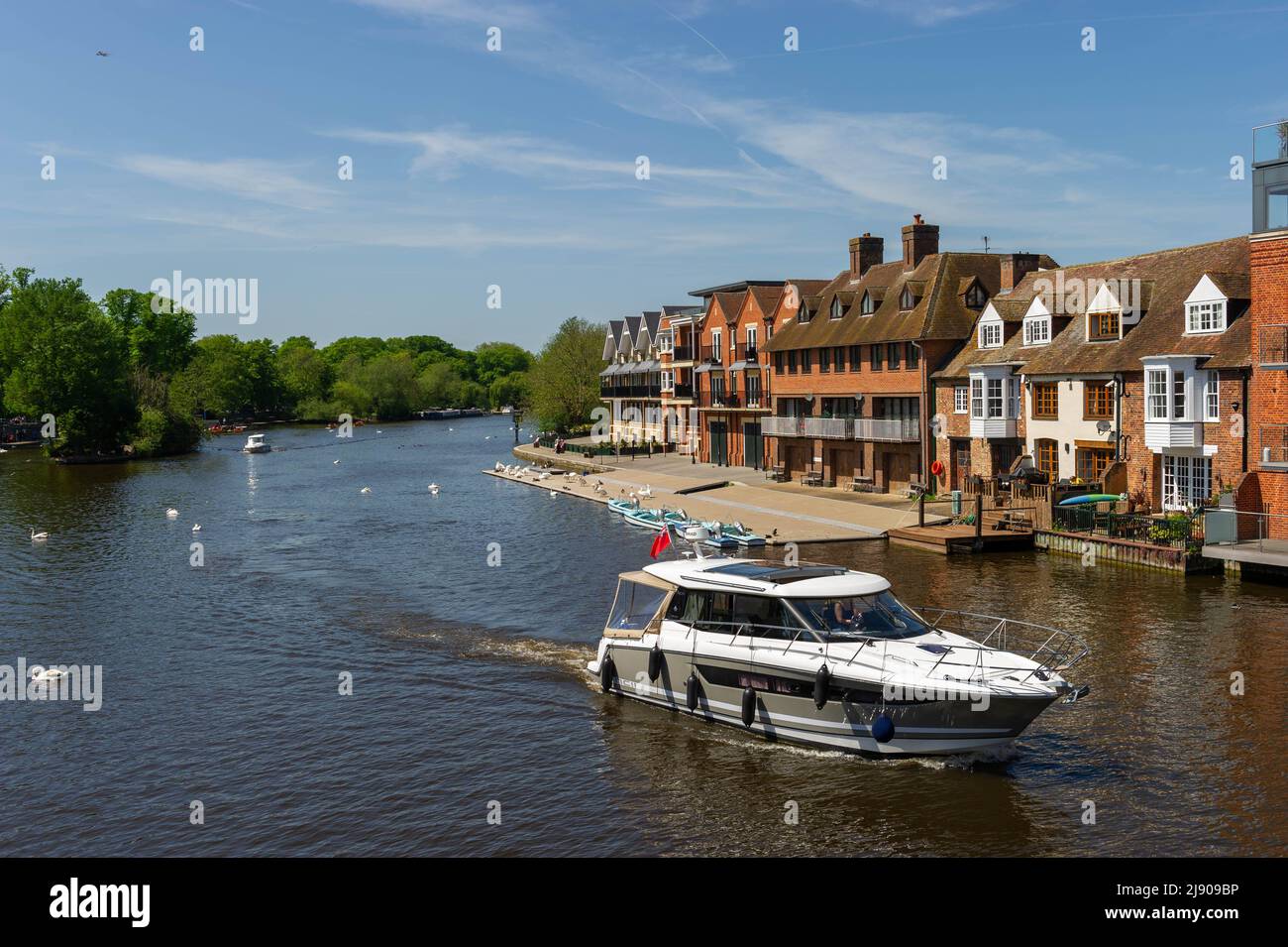 Eton walkway hi-res stock photography and images - Alamy