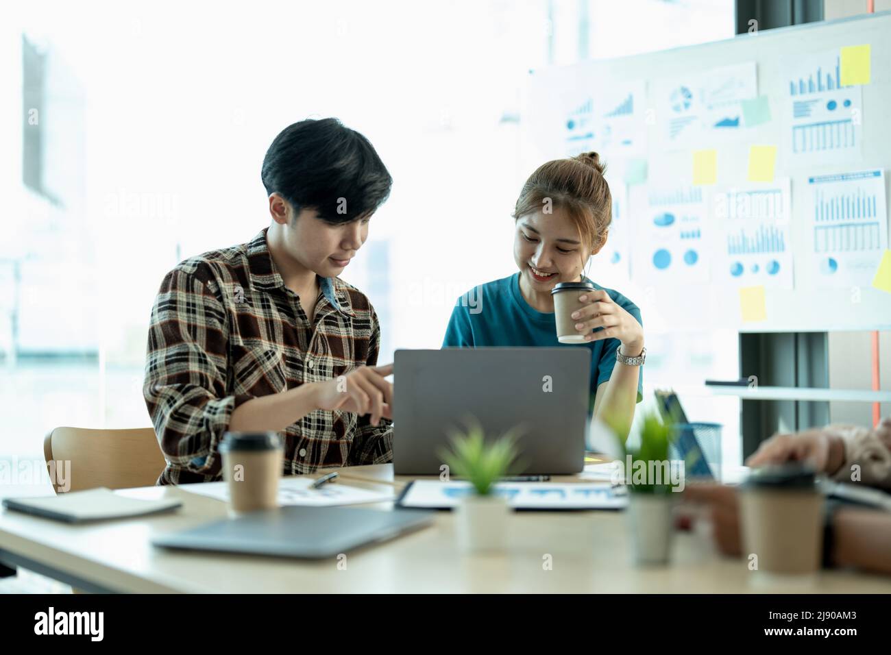 Diverse team hi-res stock photography and images - Alamy