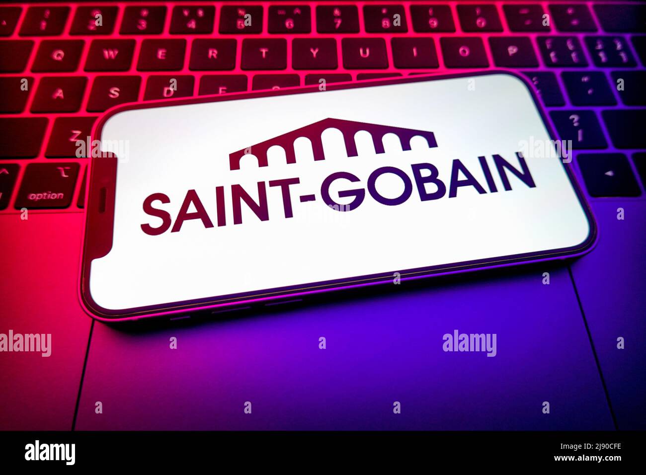 Saint gobain logo hi-res stock photography and images - Alamy