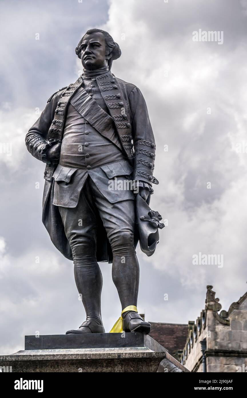 Street scene with the statue of Robert Clive, known as Clive of India ...