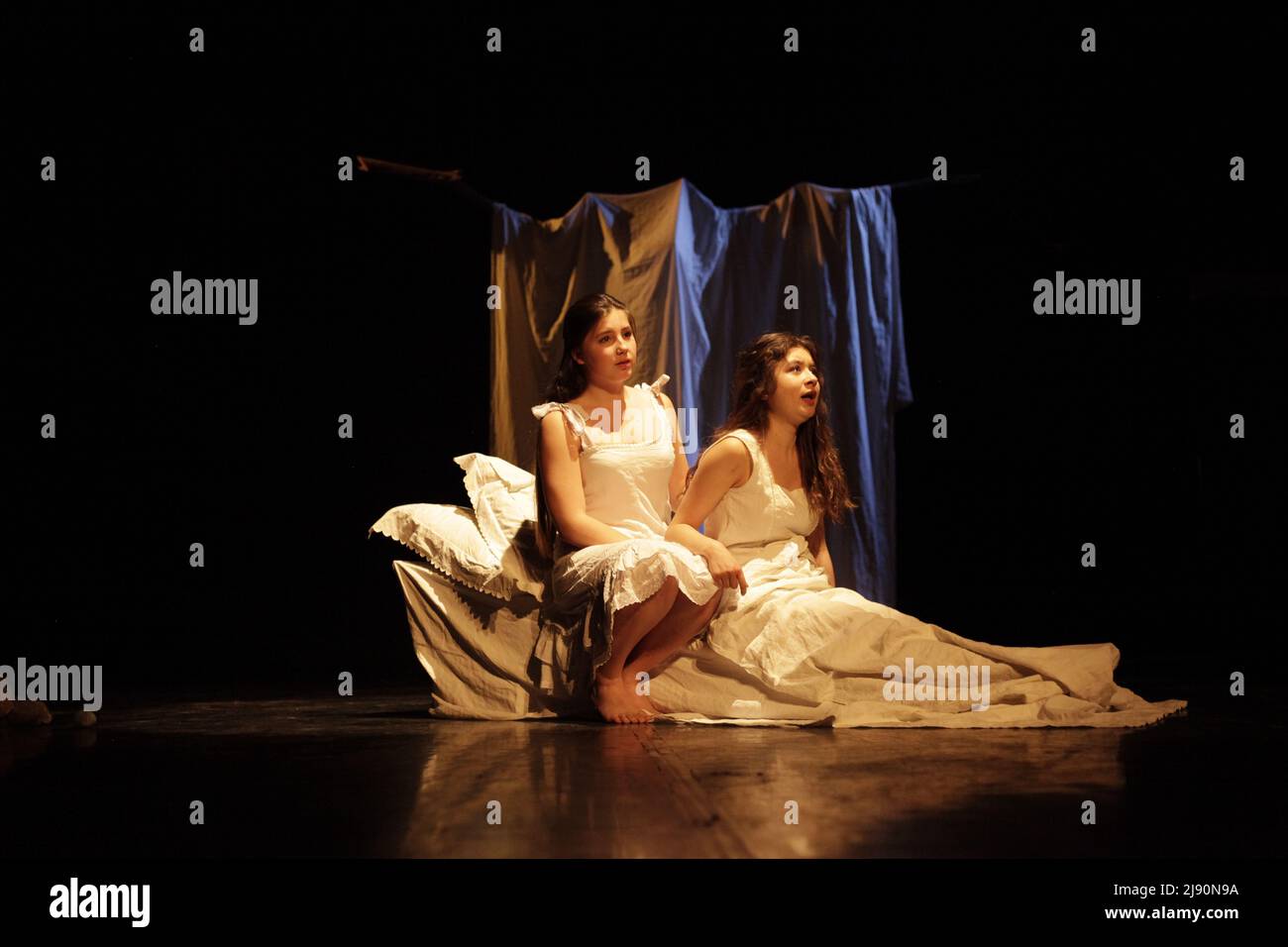 Pièce de Théâtre : Pauvreté, richesse, homme et bête de Hans Henny ...