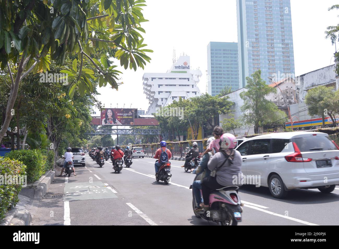 Driving a busy highway hi-res stock photography and images - Alamy