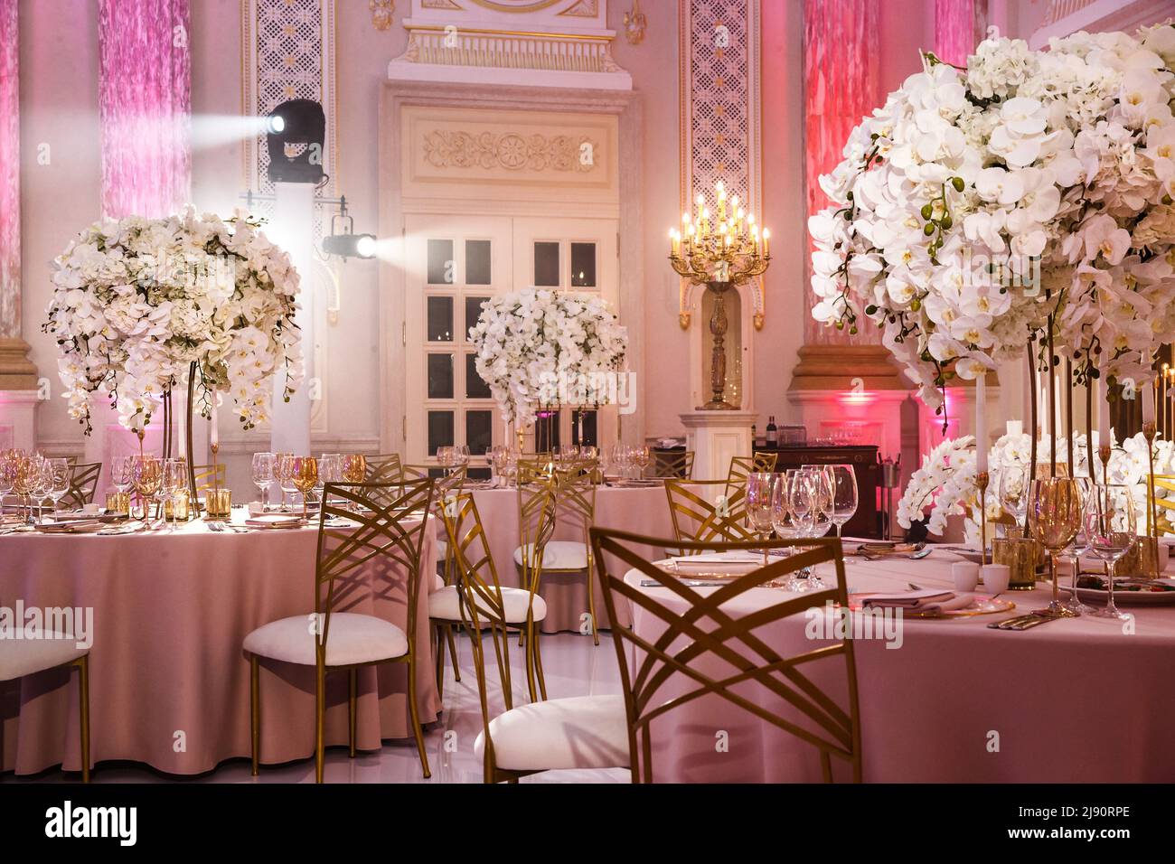 Elegant banquet hall for a wedding party Stock Photo - Alamy