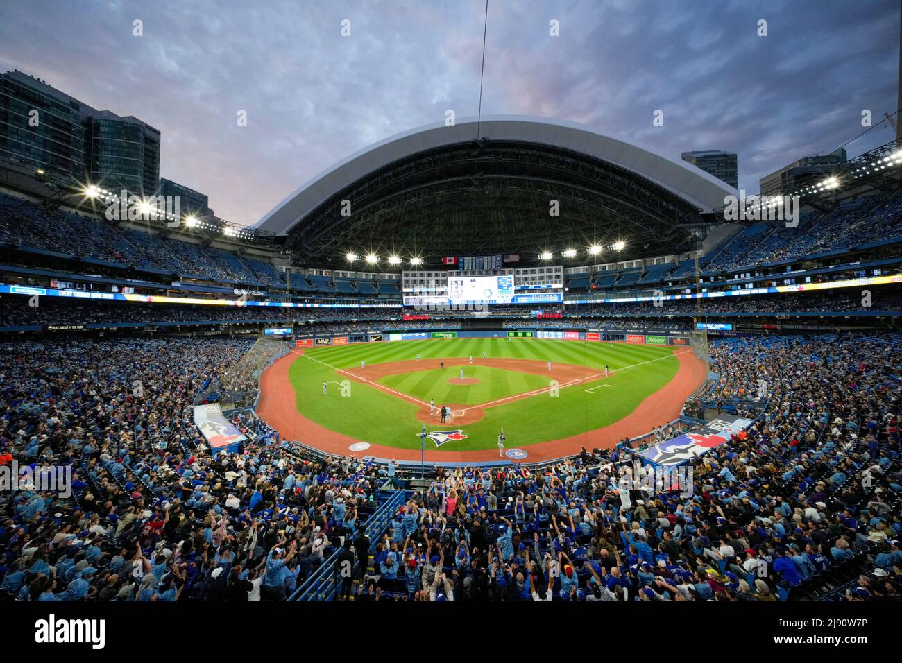 Rogers centre toronto hi-res stock photography and images - Alamy