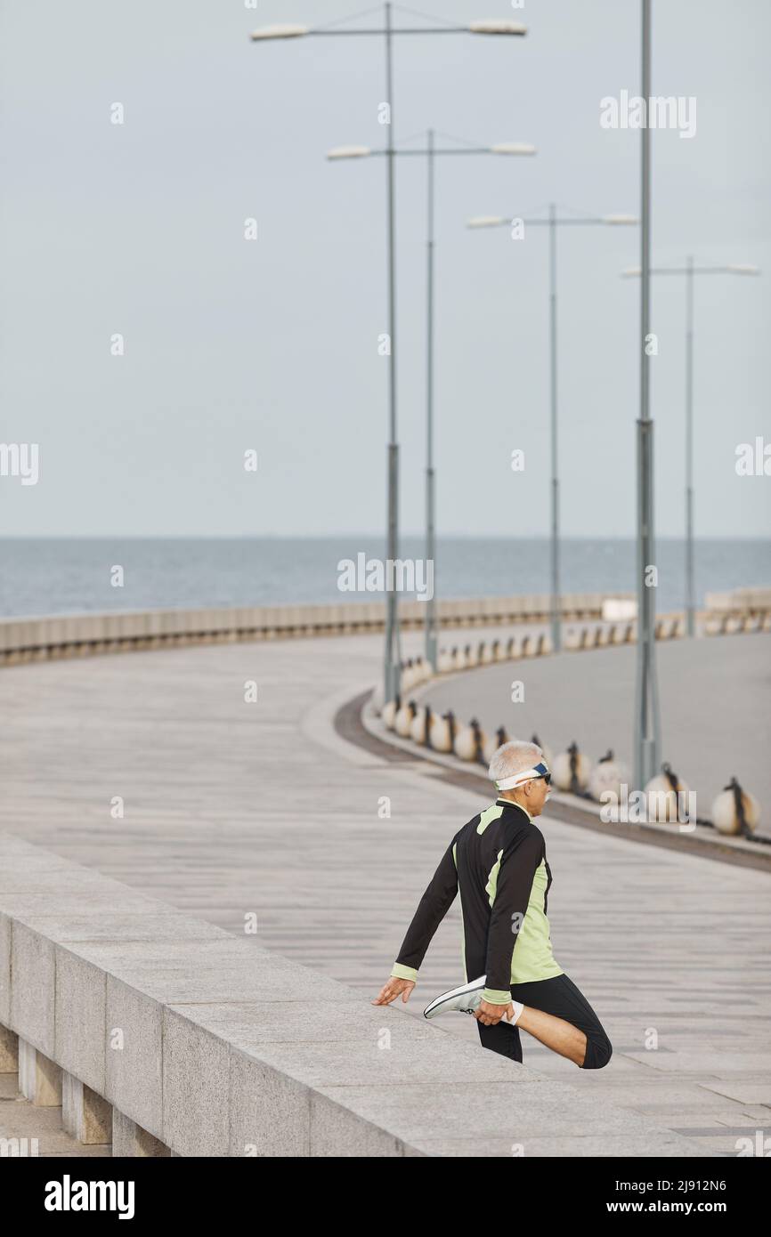 Vertical long shot hi-res stock photography and images - Alamy