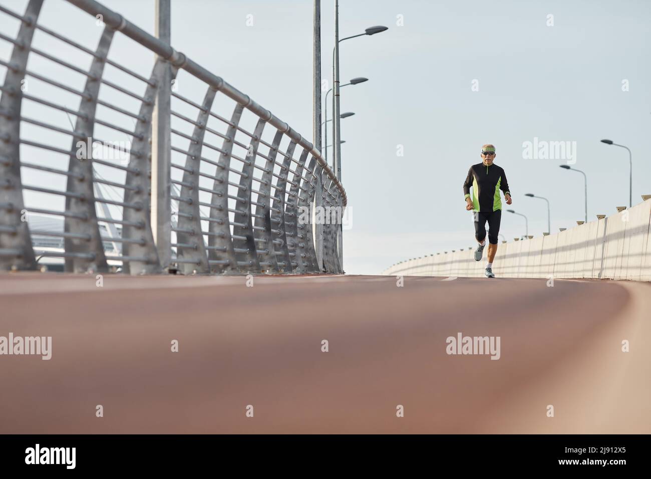 Modern physique hi-res stock photography and images - Alamy