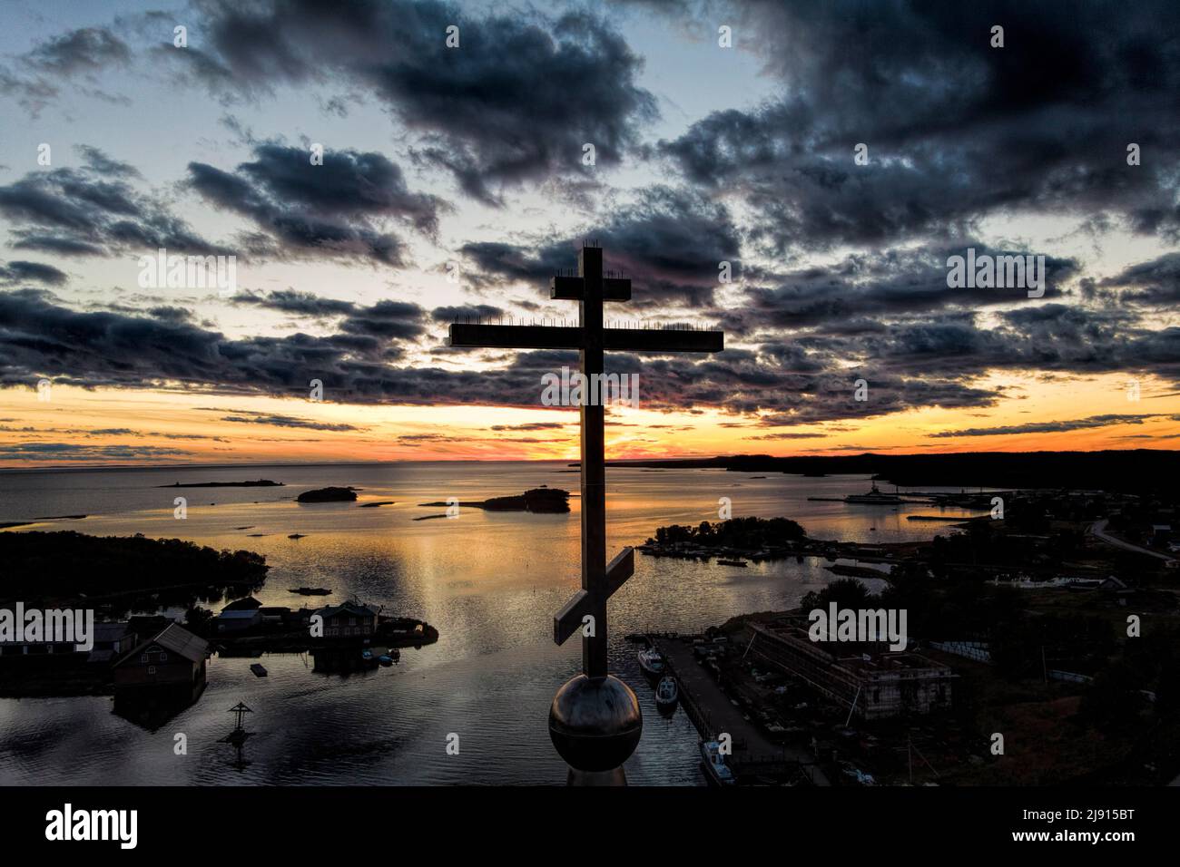 Eight pointed cross hi-res stock photography and images - Alamy