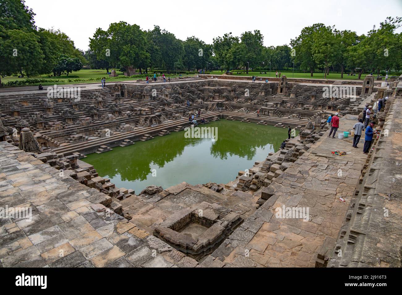 Sabha mandap of Sun temple, Modhera, Gujarat Stock Photo - Alamy