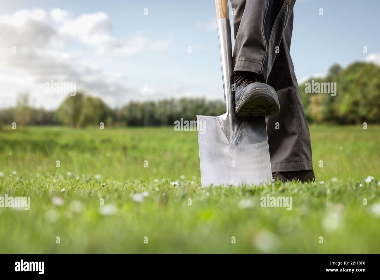 Groundbreaking hi-res stock photography and images - Alamy