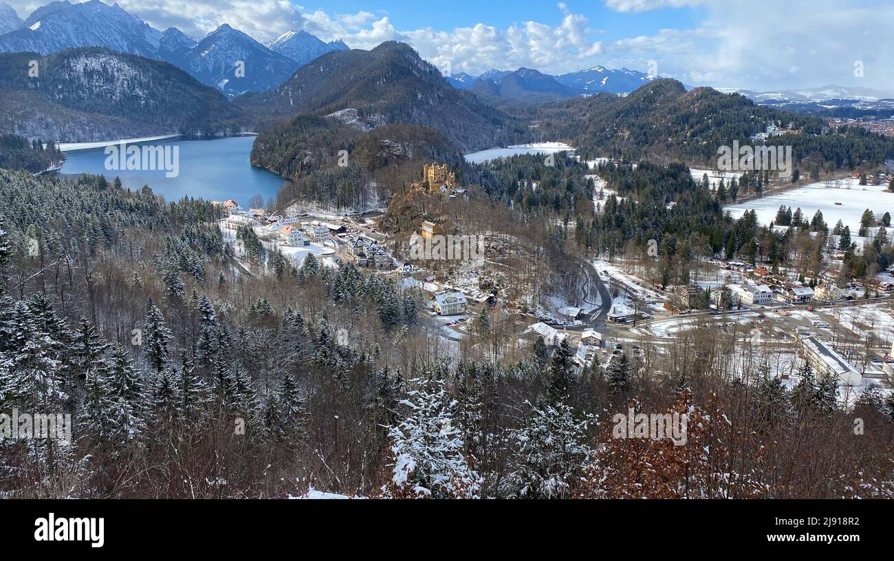 Alpsee with view at castle neuschwanstein and hohenschwangau hi-res ...