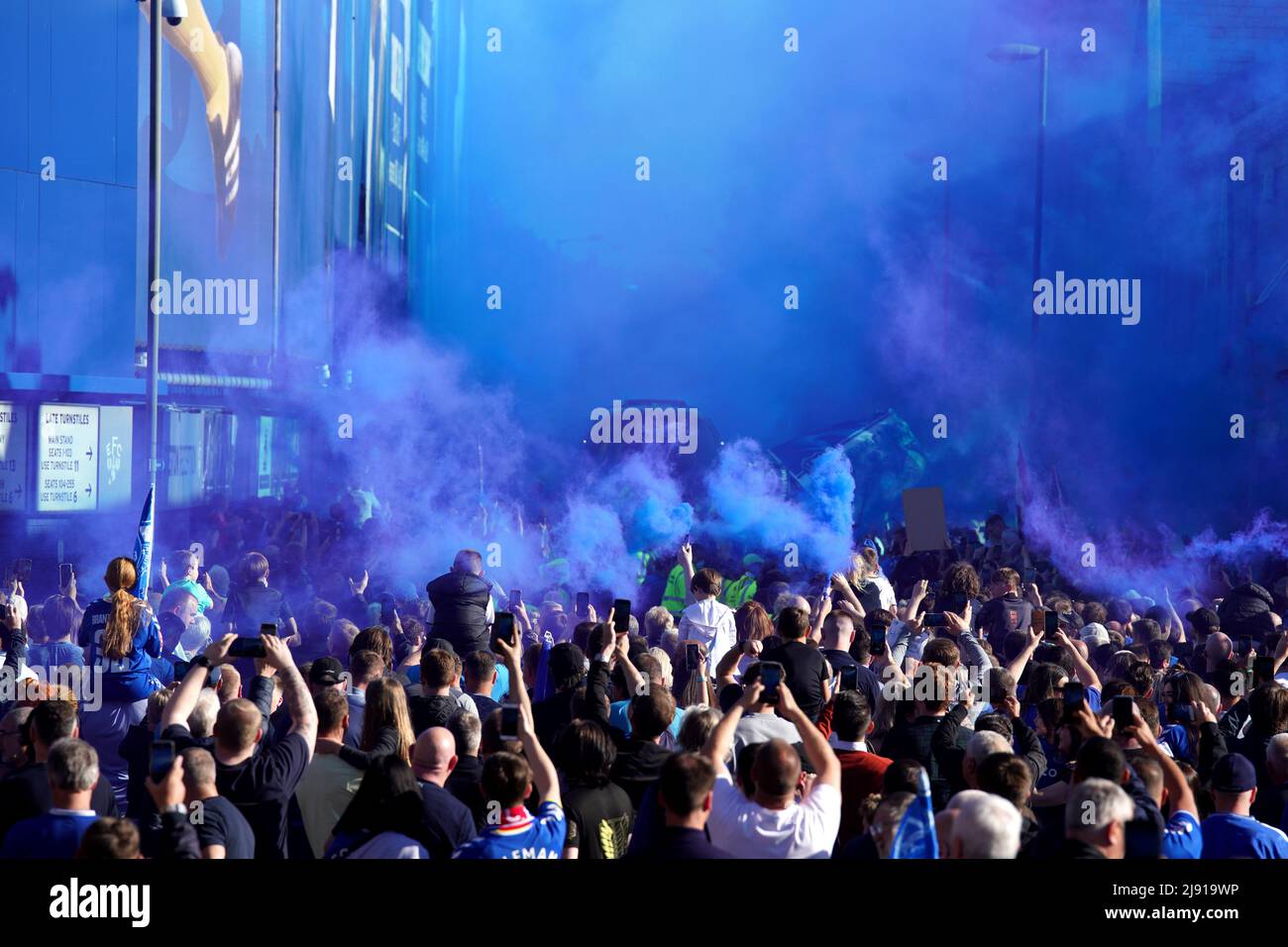 Liverpool fans light flares hi-res stock photography and images - Alamy