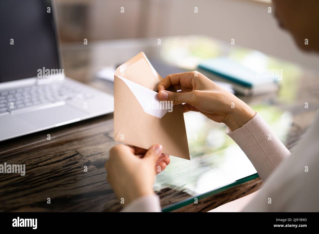 Receive Business Correspondence. Feedback And Commercial Proposal Post ...