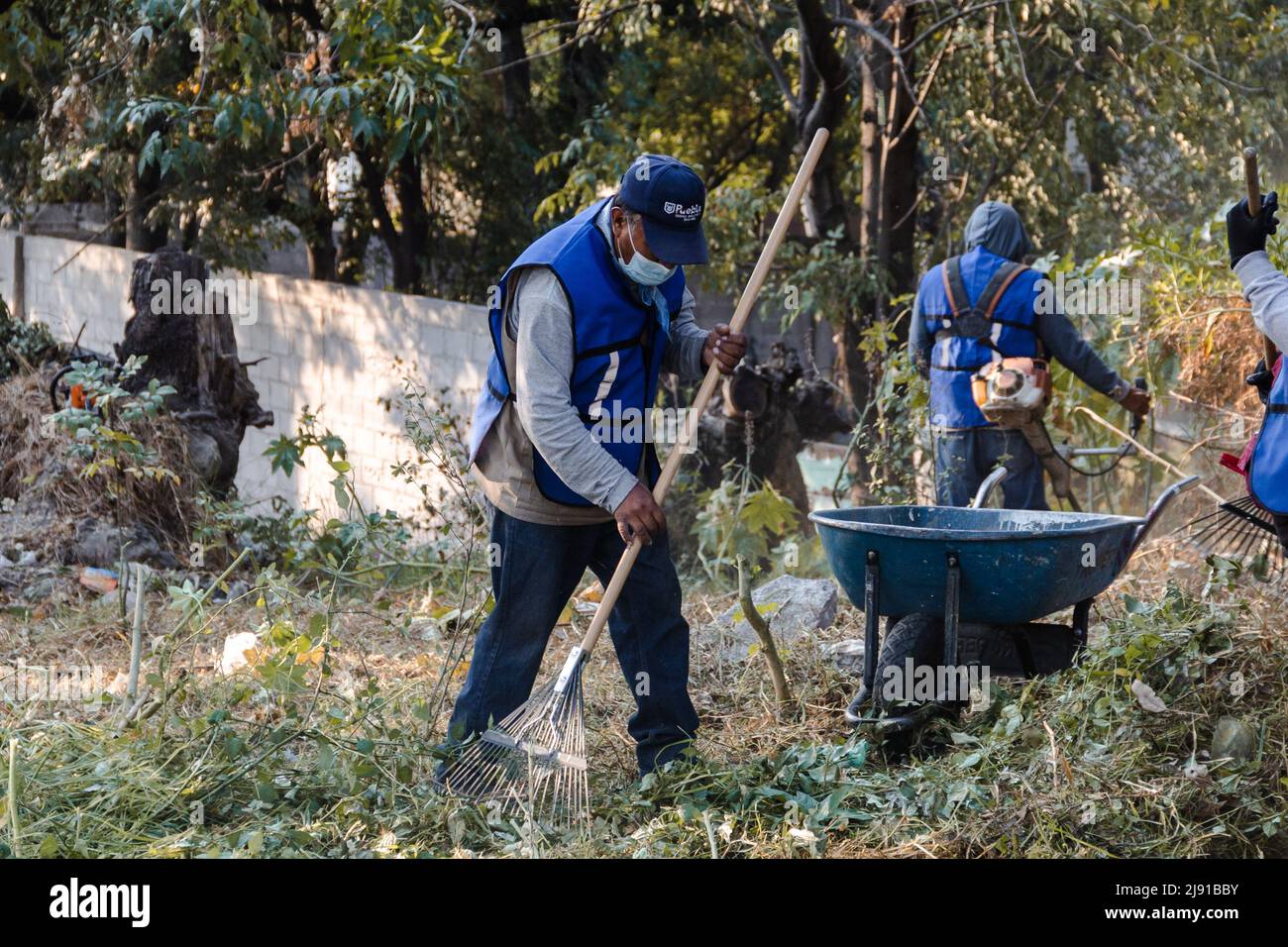 Community clean up day hi-res stock photography and images - Alamy