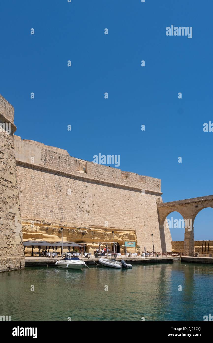 Restaurant terrone hi-res stock photography and images - Alamy