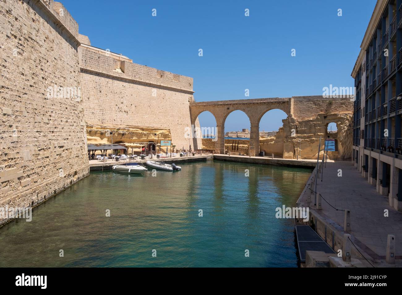 Restaurant terrone hi-res stock photography and images - Alamy