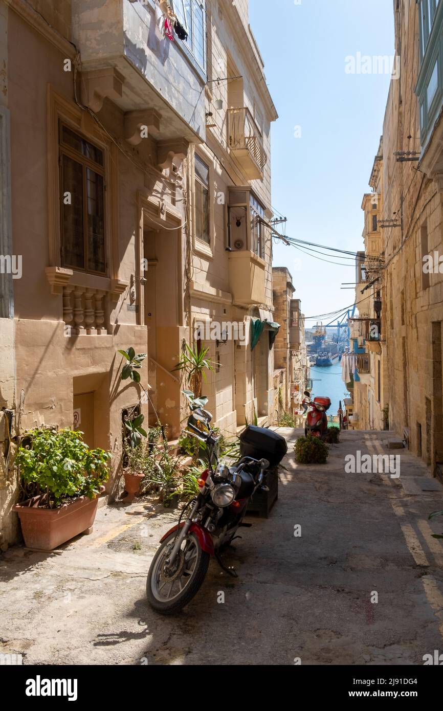 Side Street, Senglea (L'Isla), The Three Cities, Malta Stock Photo - Alamy