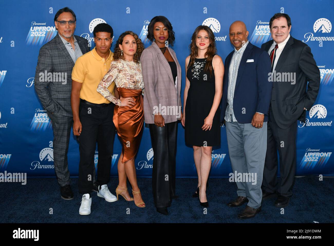 Jimmy Smits, Lavel Schley, Elizabeth Rodriguez, Amanda Warren, Olivia ...