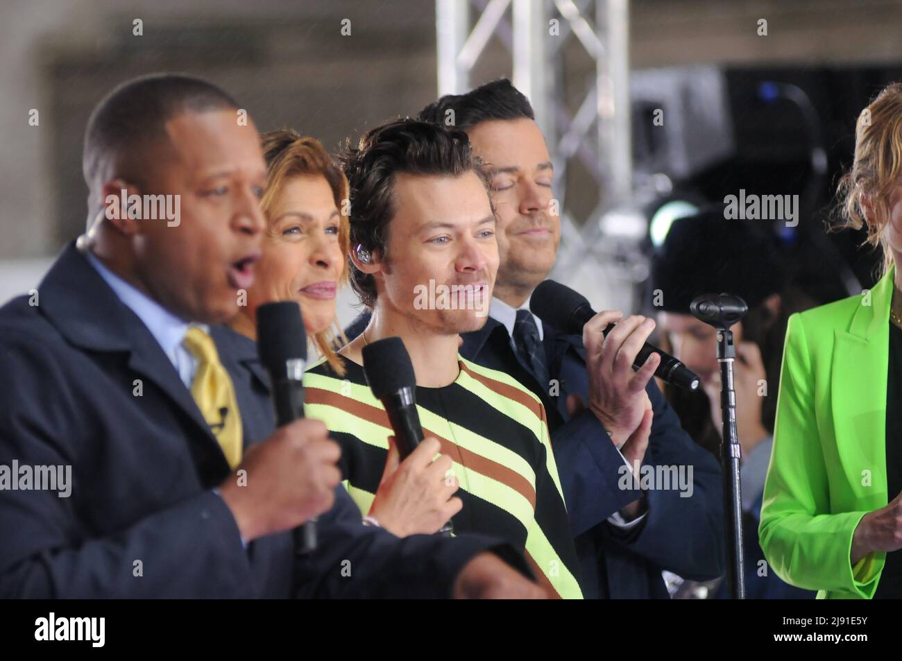 New York, United States. 19th May, 2022. Harry Styles performs on the ...